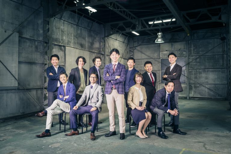 Azoop、4.5億円の資金調達を実施。日本初となる運送業界向け車両売買プラットフォーム「トラッカーズ」のサービス開発を強化｜株式会社 ...